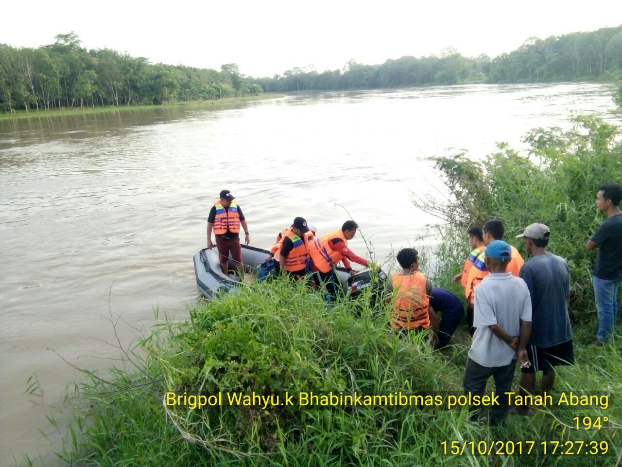 Perahu Karam Diterjang Arus Deras, Sukri Tenggelam di Sungai Lematang ...